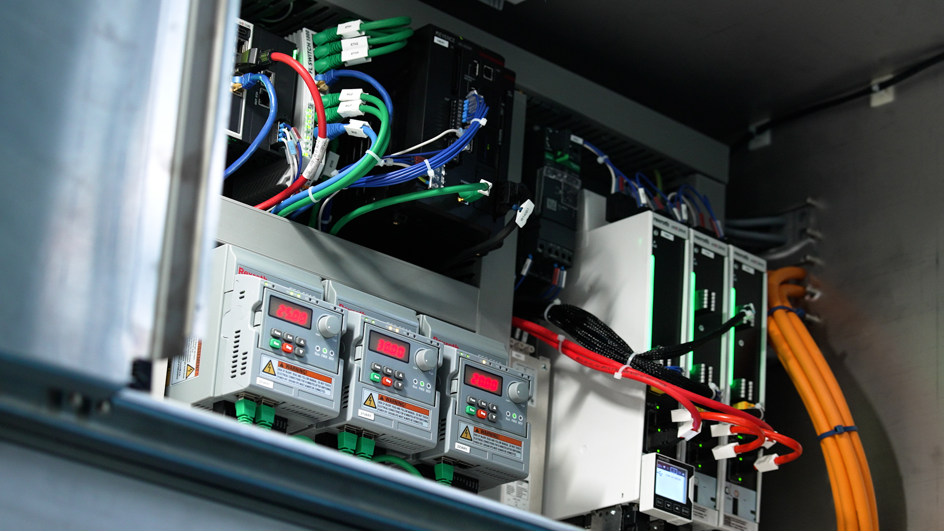 Conditionnement : BFR Systems lance un redresseur robotisé